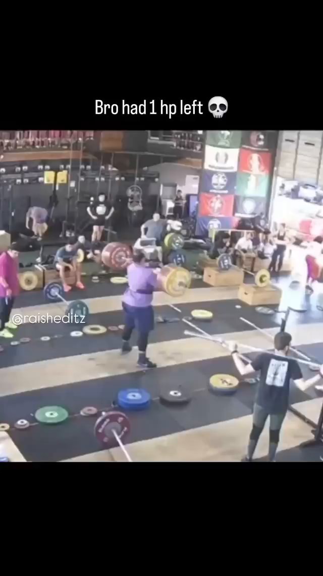 Bro had 1 hp left - iFunny