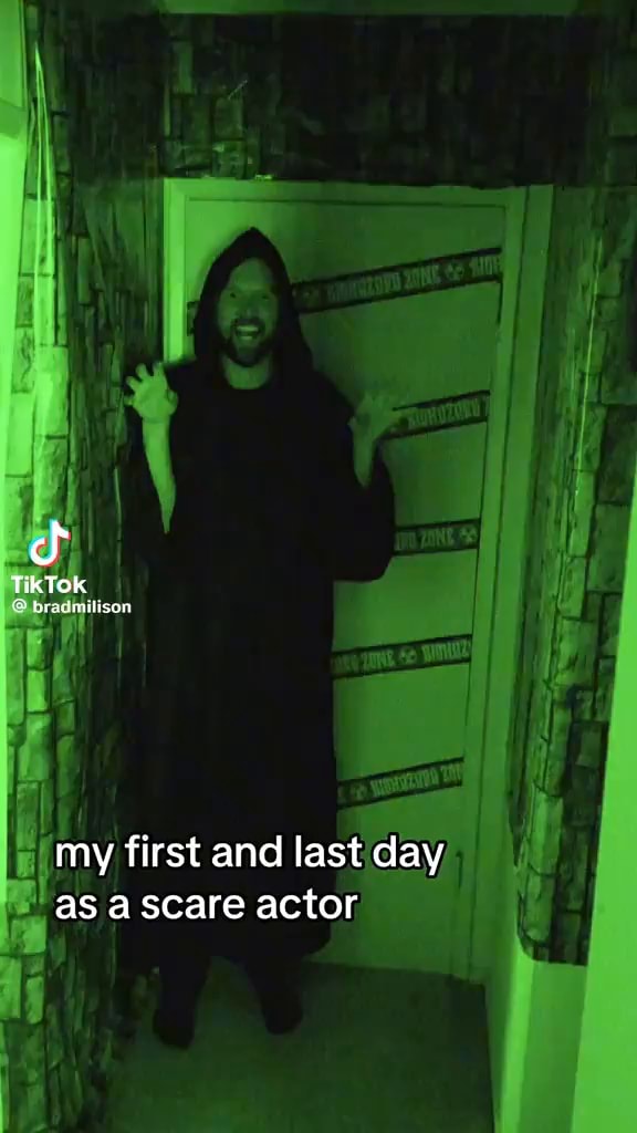 TiKTOK heaamiison I my first and last day as a scare actor - iFunny