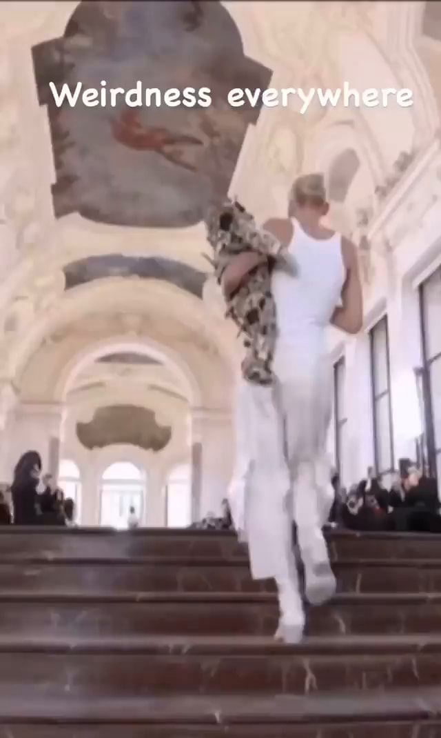 Weirdness everywhere - iFunny