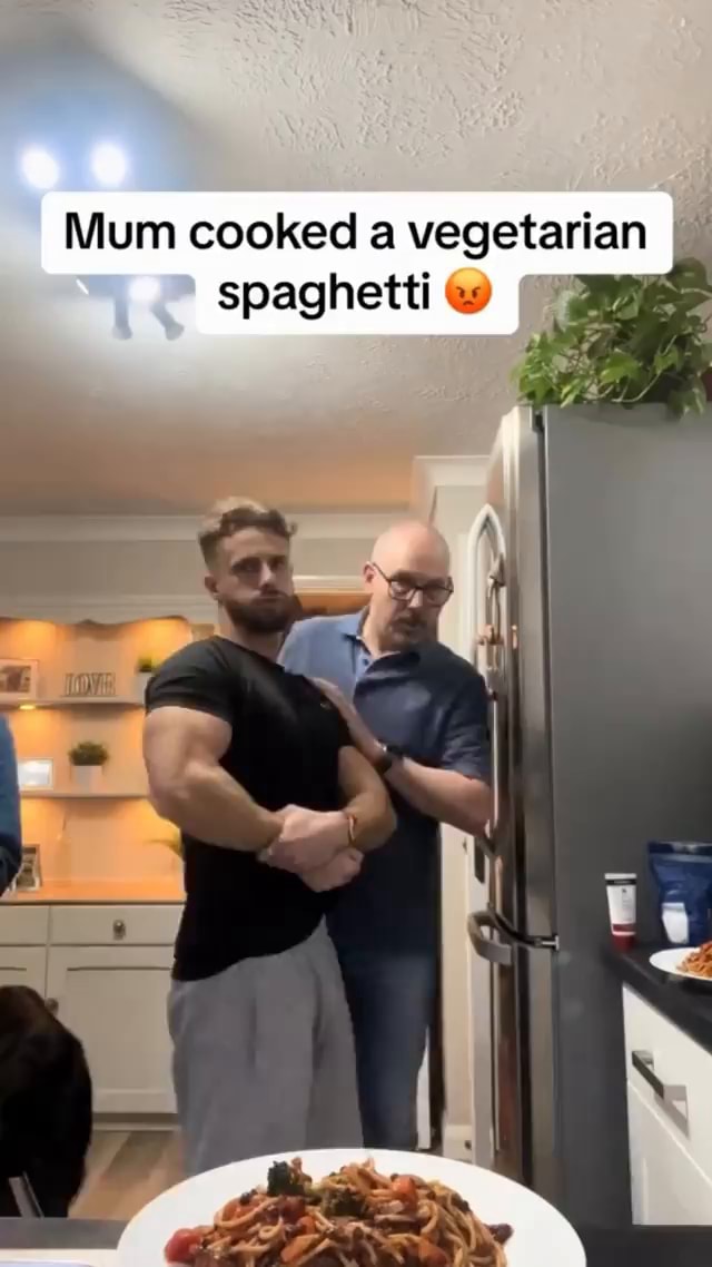 Mum cooked a vegetarian I spaghetti - iFunny