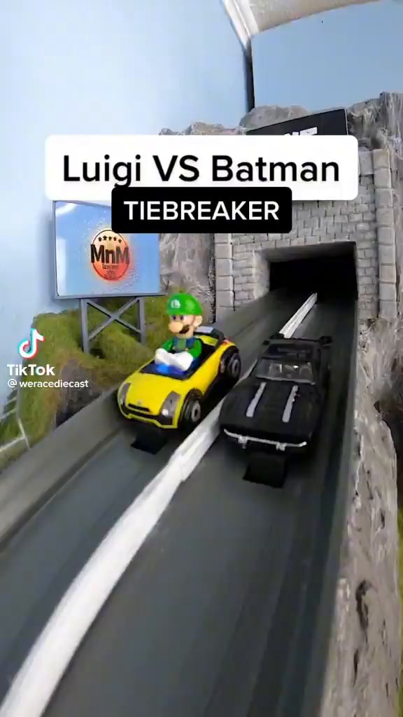 Luigi VS Batman TIEBREAKER - iFunny